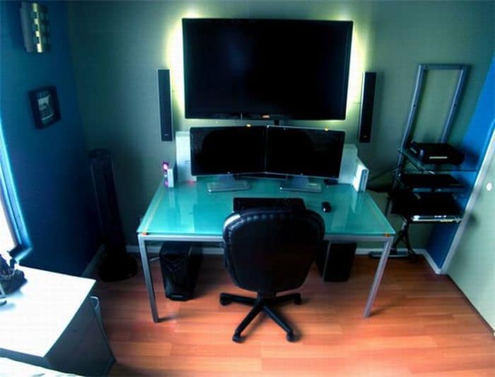 Mashup: 20 of the Coolest Home Office & Workstation Setups Compiled